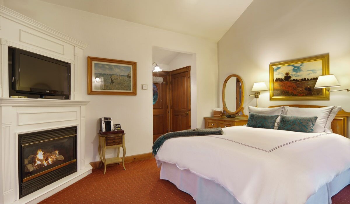 Santa Cruz, CA Hotel Photo Gallery – Babbling Brook Inn